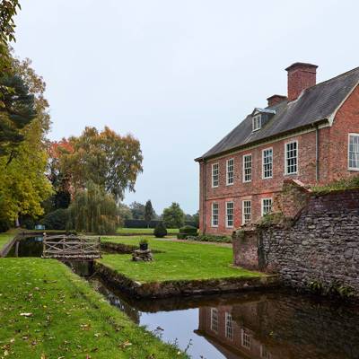 Edward Bulmer Queen Anne Country House | House & Garden