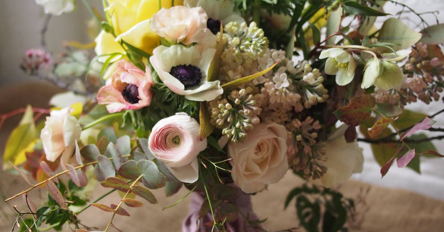 Flower arranging courses: hand-tied bouquet workshop with JamJar ...