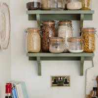 Louise Roe country house kitchen | House & Garden