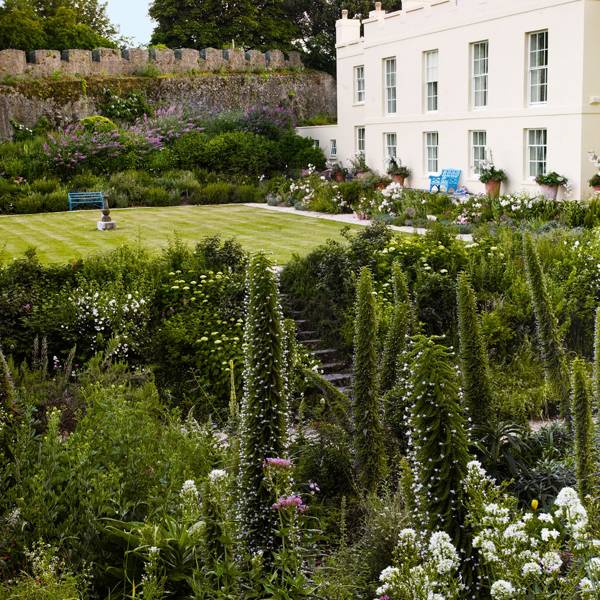 Trematon Castle Garden - Isabel and Julian Bannerman Bannerman's ...