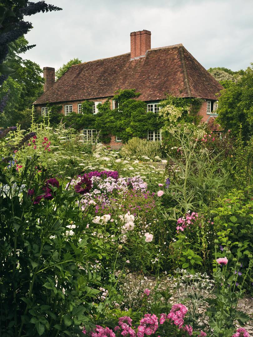 The garden of landscape architects Pip Morrison and Kim Wilkie | House ...