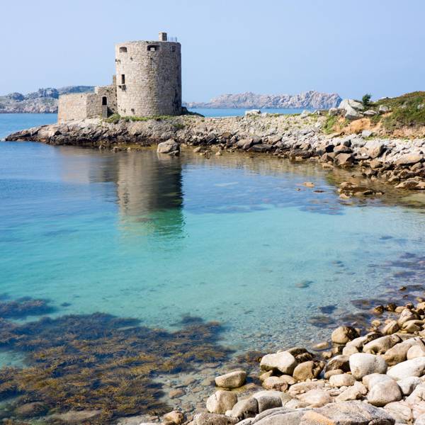 Ian Adam-Smith Farmhouse | Outdoor Spaces | House & Garden