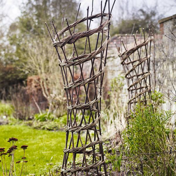 Jay Davey's willow garden structures | House & Garden