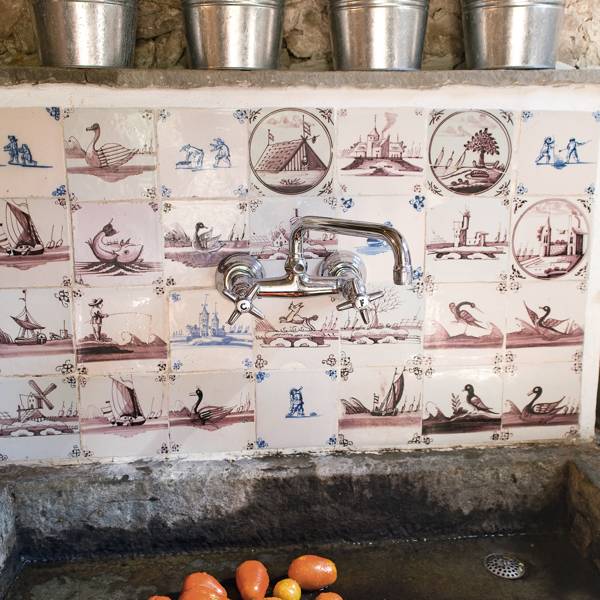 Delft tiles: their history and how to decorate with them | House & Garden