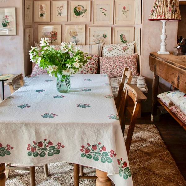 The best tablecloths to buy now | House & Garden