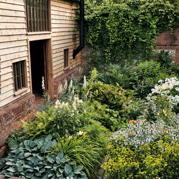 The garden of landscape architects Pip Morrison and Kim Wilkie | House ...