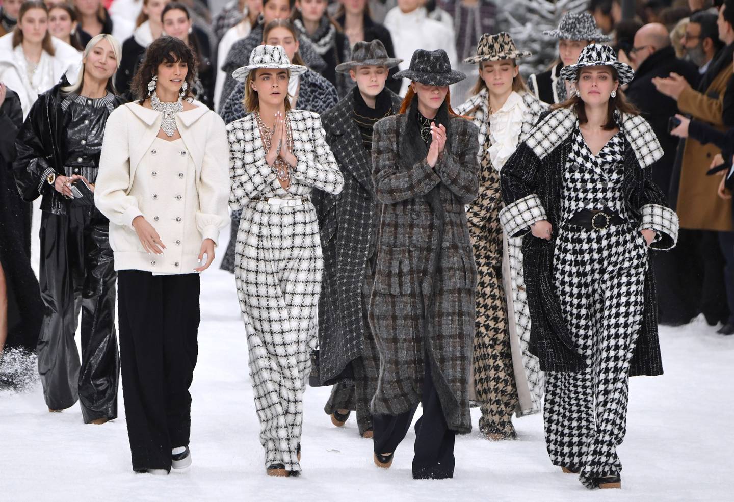 Karl Lagerfeld’s final Chanel show paid homage to his legacy with ...