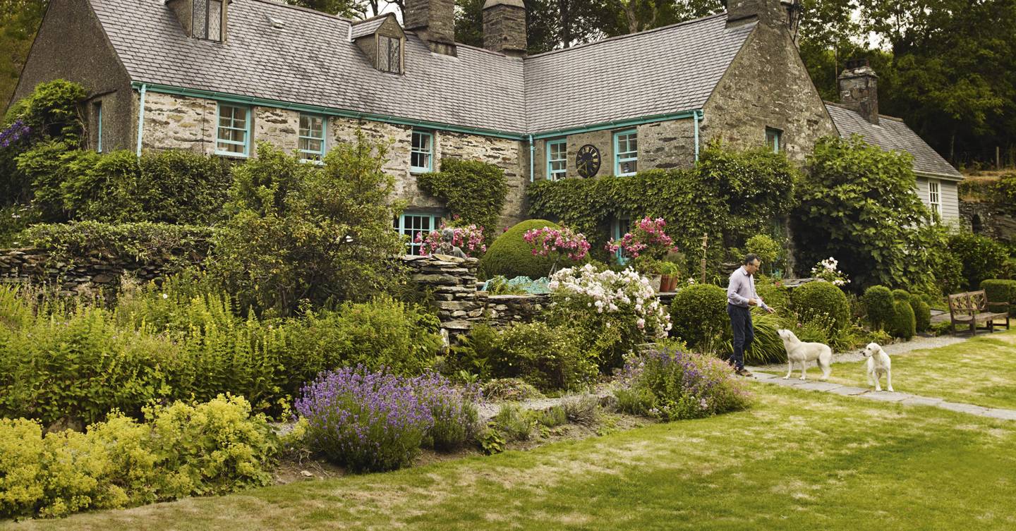 David Williams-Ellis D-Day Memorial sculpture Ver-sur-Mer | House & Garden